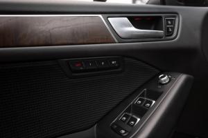 Melns Audi Q5 2012 Rīga, ar dzinēja tilpumu 2.00 L un nobraukumu 266 tūkst. km par 11690 €, foto 33 vietnē AUTOMOTO.COM.LV