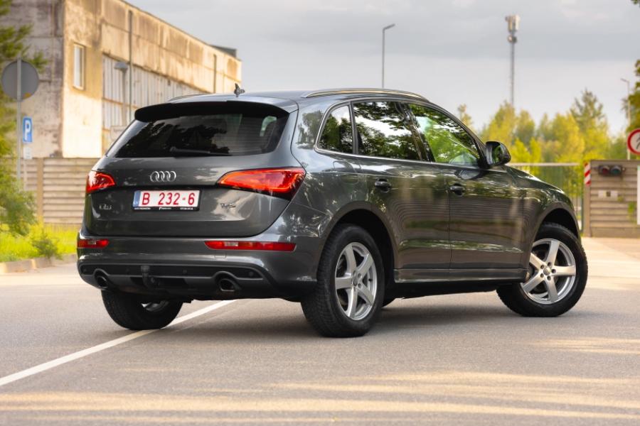 Melns Audi Q5 2012 Rīga, ar dzinēja tilpumu 2.00 L un nobraukumu 266 tūkst. km par 11690 €, foto 49 vietnē AUTOMOTO.COM.LV