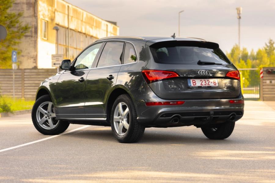 Melns Audi Q5 2012 Rīga, ar dzinēja tilpumu 2.00 L un nobraukumu 266 tūkst. km par 11690 €, foto 50 vietnē AUTOMOTO.COM.LV