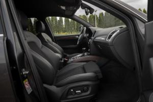 Melns Audi Q5 2012 Rīga, ar dzinēja tilpumu 2.00 L un nobraukumu 266 tūkst. km par 11690 €, foto 52 vietnē AUTOMOTO.COM.LV