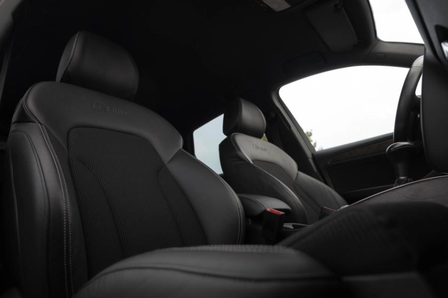 Melns Audi Q5 2012 Rīga, ar dzinēja tilpumu 2.00 L un nobraukumu 266 tūkst. km par 11690 €, foto 59 vietnē AUTOMOTO.COM.LV