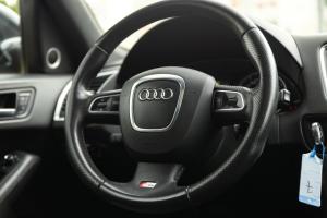 Melns Audi Q5 2012 Rīga, ar dzinēja tilpumu 2.00 L un nobraukumu 266 tūkst. km par 11690 €, foto 64 vietnē AUTOMOTO.COM.LV
