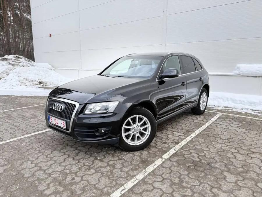 Melns Audi Q5 2012 Rīga, ar dzinēja tilpumu 2.00 L un nobraukumu 285 tūkst. km par 9900 €, foto 1 vietnē AUTOMOTO.COM.LV