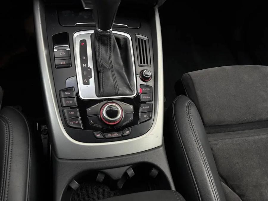 Melns Audi Q5 2012 Rīga, ar dzinēja tilpumu 2.00 L un nobraukumu 285 tūkst. km par 9900 €, foto 15 vietnē AUTOMOTO.COM.LV