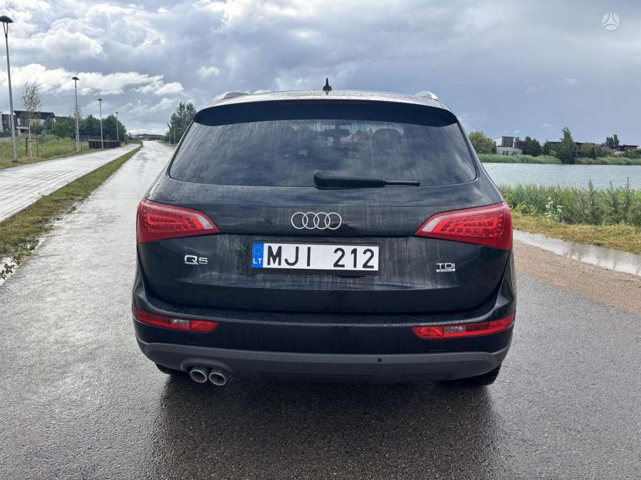 Black Audi Q5 2012 in Klaipeda, with an engine capacity of 2.00 L and mileage of 220 thousand km for 10500 €, photo 6 on AUTOMOTO.COM.LV