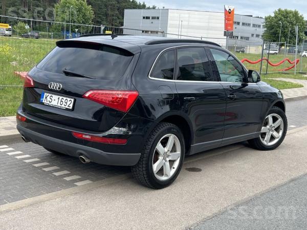 Black Audi Q5 2012 in Riga, with an engine capacity of 3.00 L and mileage of 325 thousand km for 5900 €, photo 3 on AUTOMOTO.COM.LV