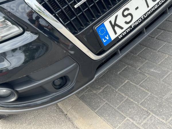 Black Audi Q5 2012 in Riga, with an engine capacity of 3.00 L and mileage of 325 thousand km for 5900 €, photo 7 on AUTOMOTO.COM.LV