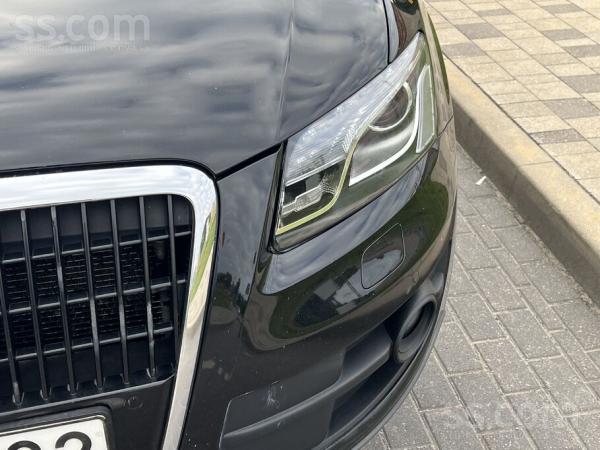 Black Audi Q5 2012 in Riga, with an engine capacity of 3.00 L and mileage of 325 thousand km for 5900 €, photo 8 on AUTOMOTO.COM.LV