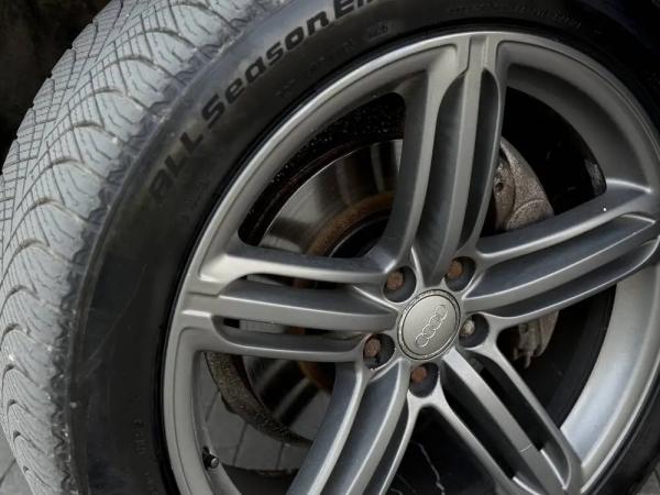 Black Audi Q5 2012 in Rezekne, with an engine capacity of 3.00 L and mileage of 249 thousand km for 13990 €, photo 8 on AUTOMOTO.COM.LV