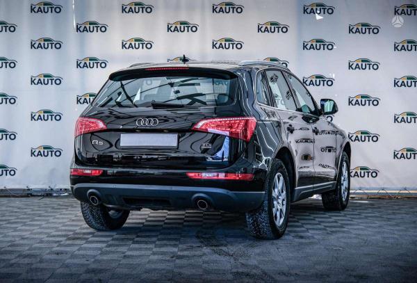 Black Audi Q5 2012 in Kaunas, with an engine capacity of 3.00 L and mileage of 318 thousand km for 10590 €, photo 3 on AUTOMOTO.COM.LV