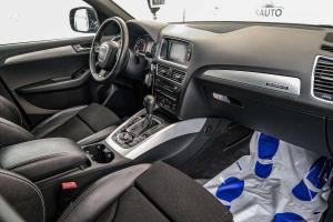 Black Audi Q5 2012 in Kaunas, with an engine capacity of 3.00 L and mileage of 318 thousand km for 10590 €, photo 12 on AUTOMOTO.COM.LV