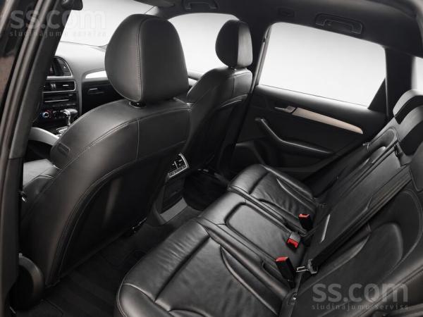 Melns Audi Q5 2012 Rīga, ar dzinēja tilpumu 2.00 L un nobraukumu 211 tūkst. km par 12900 €, foto 10 vietnē AUTOMOTO.COM.LV
