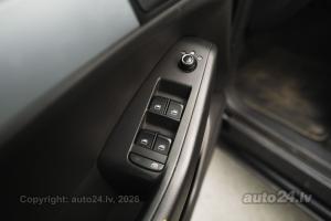 Black Audi Q5 2012 in Tallinn, with an engine capacity of 2.00 L and mileage of 297 thousand km for 8498 €, photo 13 on AUTOMOTO.COM.LV