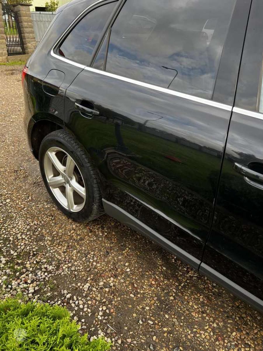 Black Audi Q5 2012 in Ukmerge, with an engine capacity of 1.97 L and mileage of 273 thousand km for 6950 €, photo 27 on AUTOMOTO.COM.LV