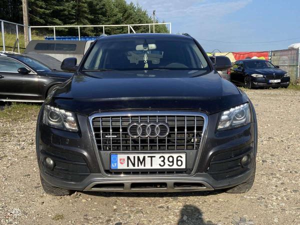 Black Audi Q5 2012 in Vilnius, with an engine capacity of 2.00 L and mileage of 299 thousand km for 8000 €, photo 3 on AUTOMOTO.COM.LV