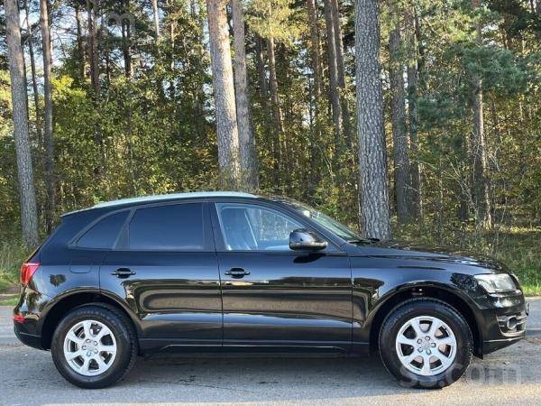 Melns Audi Q5 2012 Valmiera, ar dzinēja tilpumu 2.00 L un nobraukumu 0 tūkst. km par 11800 €, foto 3 vietnē AUTOMOTO.COM.LV