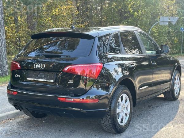 Melns Audi Q5 2012 Valmiera, ar dzinēja tilpumu 2.00 L un nobraukumu 0 tūkst. km par 11800 €, foto 4 vietnē AUTOMOTO.COM.LV