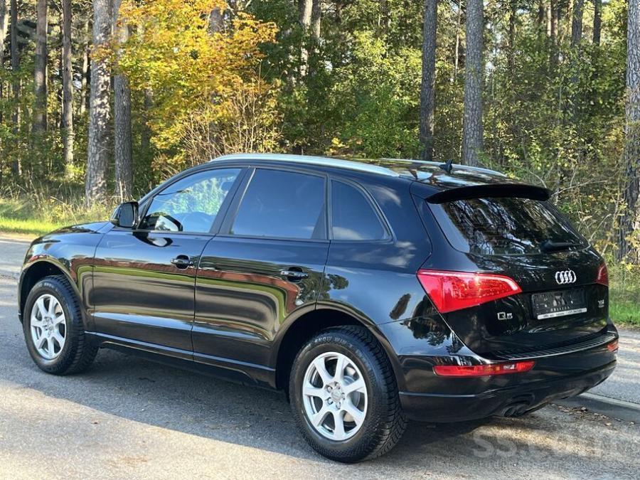 Black Audi Q5 2012 in Valmiera, with an engine capacity of 2.00 L and mileage of 0 thousand km for 11800 €, photo 7 on AUTOMOTO.COM.LV