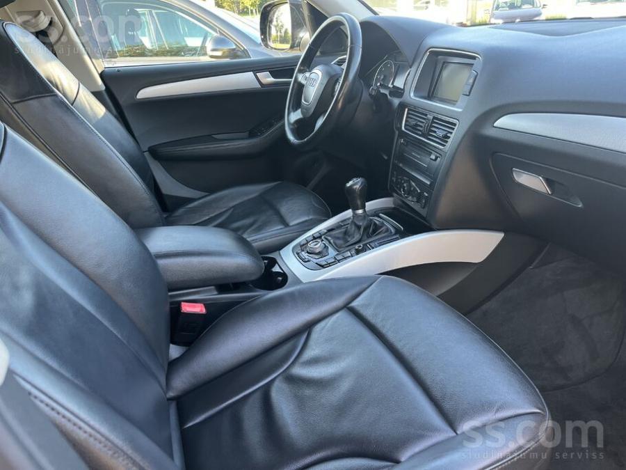 Black Audi Q5 2012 in Valmiera, with an engine capacity of 2.00 L and mileage of 0 thousand km for 11800 €, photo 9 on AUTOMOTO.COM.LV