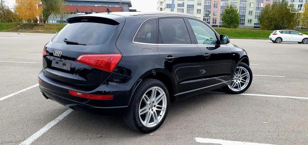 Melns Audi Q5 2012 Šauļi, ar dzinēja tilpumu 2.00 L un nobraukumu 175 tūkst. km par 12300 €, foto 5 vietnē AUTOMOTO.COM.LV