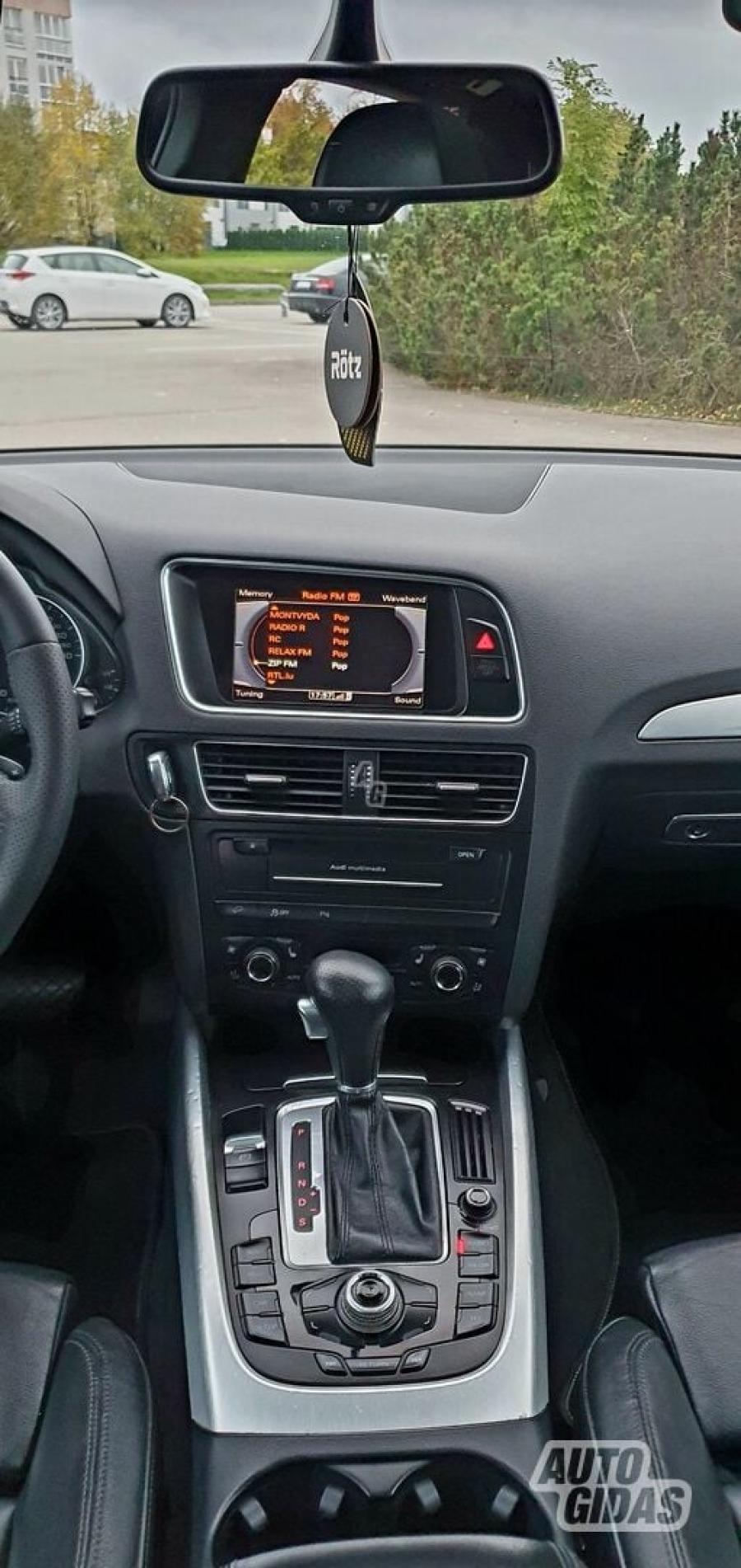 Melns Audi Q5 2012 Šauļi, ar dzinēja tilpumu 2.00 L un nobraukumu 175 tūkst. km par 12300 €, foto 11 vietnē AUTOMOTO.COM.LV