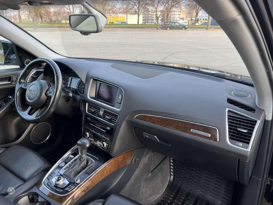 Melns Audi Q5 2013 Alīta, ar dzinēja tilpumu 2.00 L un nobraukumu 230 tūkst. km par 12400 €, foto 12 vietnē AUTOMOTO.COM.LV