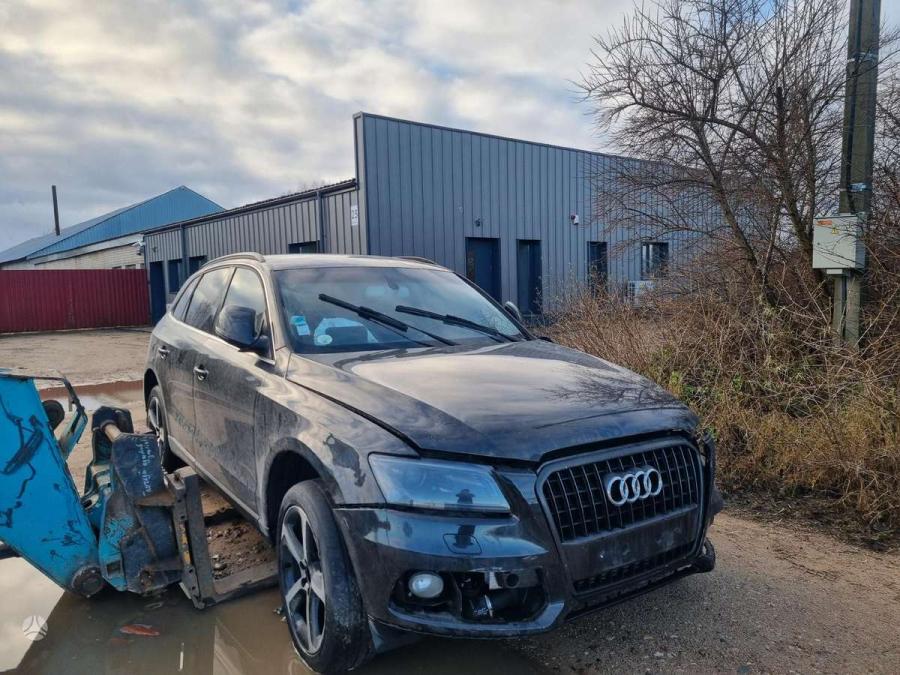 Black Audi Q5 2013 in Taurage, with an engine capacity of 1.97 L and mileage of 190 thousand km for 3000 €, photo 1 on AUTOMOTO.COM.LV