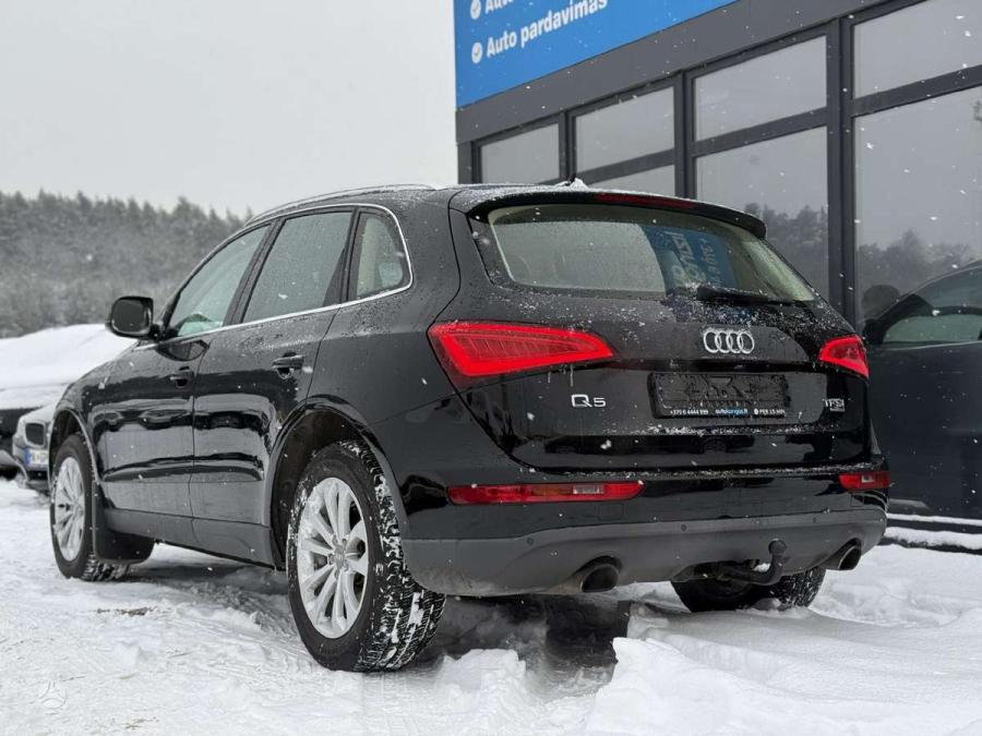 Black Audi Q5 2013 in Vilnius, with an engine capacity of 2.00 L and mileage of 205 thousand km for 10950 €, photo 3 on AUTOMOTO.COM.LV