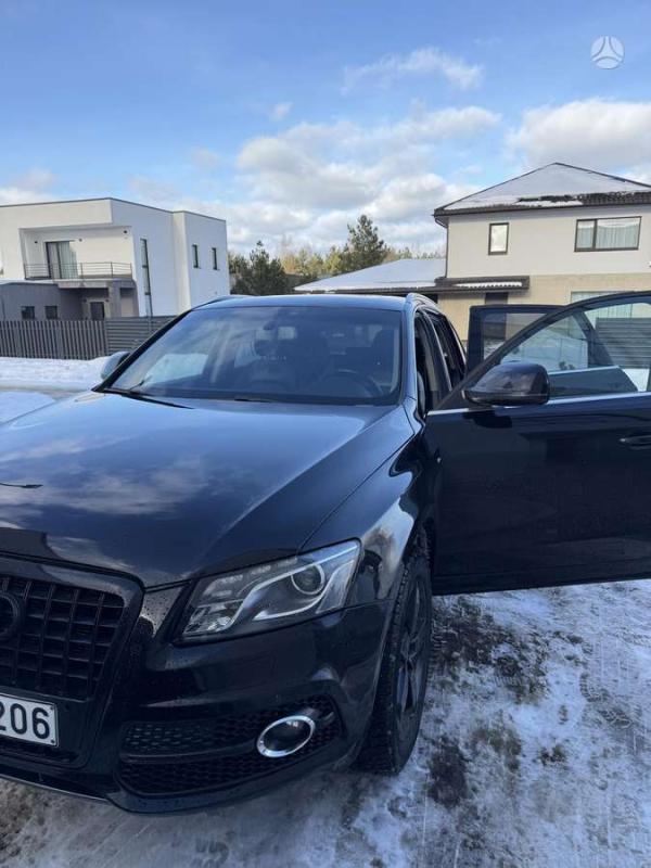Black Audi Q5 2013 in Vilnius, with an engine capacity of 3.20 L and mileage of 160 thousand km for 11999 €, photo 7 on AUTOMOTO.COM.LV