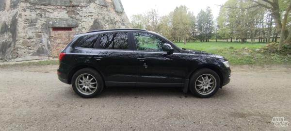 Melns Audi Q5 2013 Radviliškis, ar dzinēja tilpumu 2.00 L un nobraukumu 211 tūkst. km par 13500 €, foto 2 vietnē AUTOMOTO.COM.LV