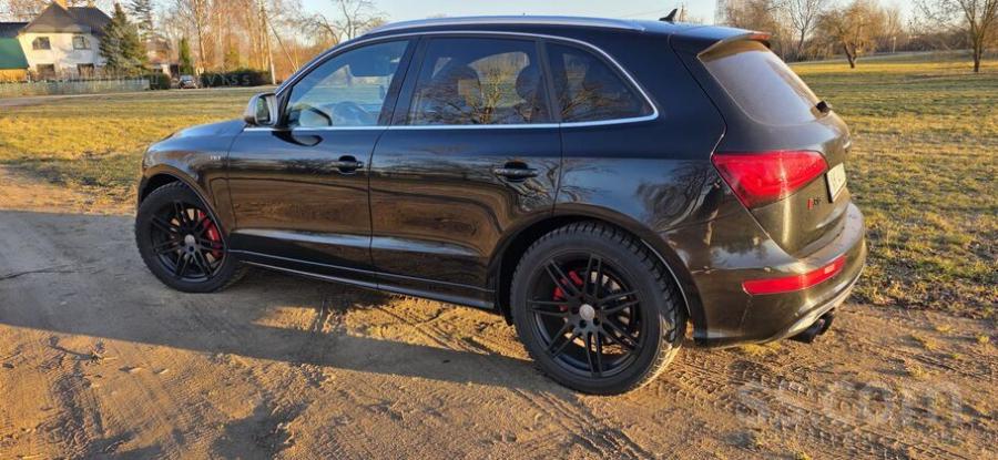 Black Audi Q5 2013 in Riga, with an engine capacity of 3.00 L and mileage of 274 thousand km for 16000 €, photo 12 on AUTOMOTO.COM.LV