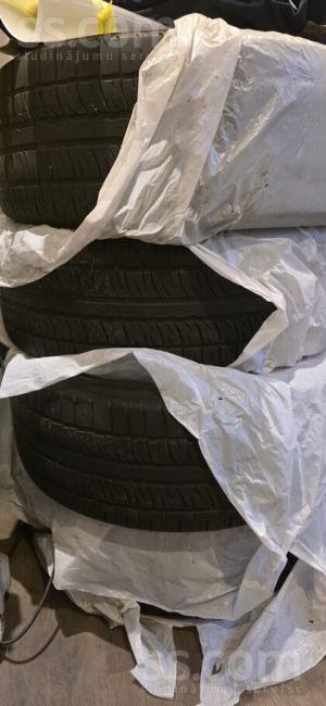 Black Audi Q5 2013 in Riga, with an engine capacity of 3.00 L and mileage of 274 thousand km for 16000 €, photo 21 on AUTOMOTO.COM.LV