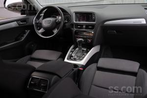 Black Audi Q5 2013 in Tukums, with an engine capacity of 2.00 L and mileage of 208 thousand km for 14000 €, photo 7 on AUTOMOTO.COM.LV