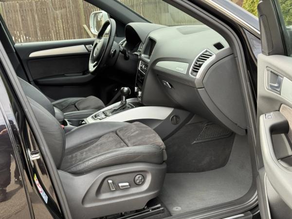 Melns Audi Q5 2013 Rīga, ar dzinēja tilpumu 3.00 L un nobraukumu 258 tūkst. km par 14950 €, foto 9 vietnē AUTOMOTO.COM.LV