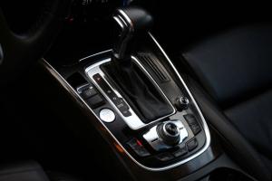 Melns Audi Q5 2013 Rīga, ar dzinēja tilpumu 3.00 L un nobraukumu 200 tūkst. km par 13800 €, foto 31 vietnē AUTOMOTO.COM.LV