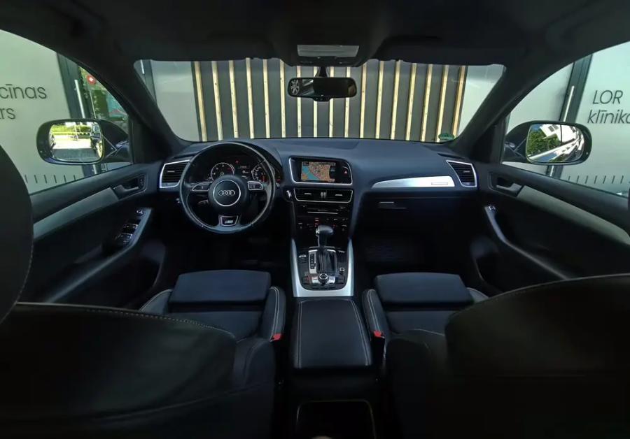 Black Audi Q5 2013 in Riga, with an engine capacity of 2.00 L and mileage of 171 thousand km for 14990 €, photo 10 on AUTOMOTO.COM.LV