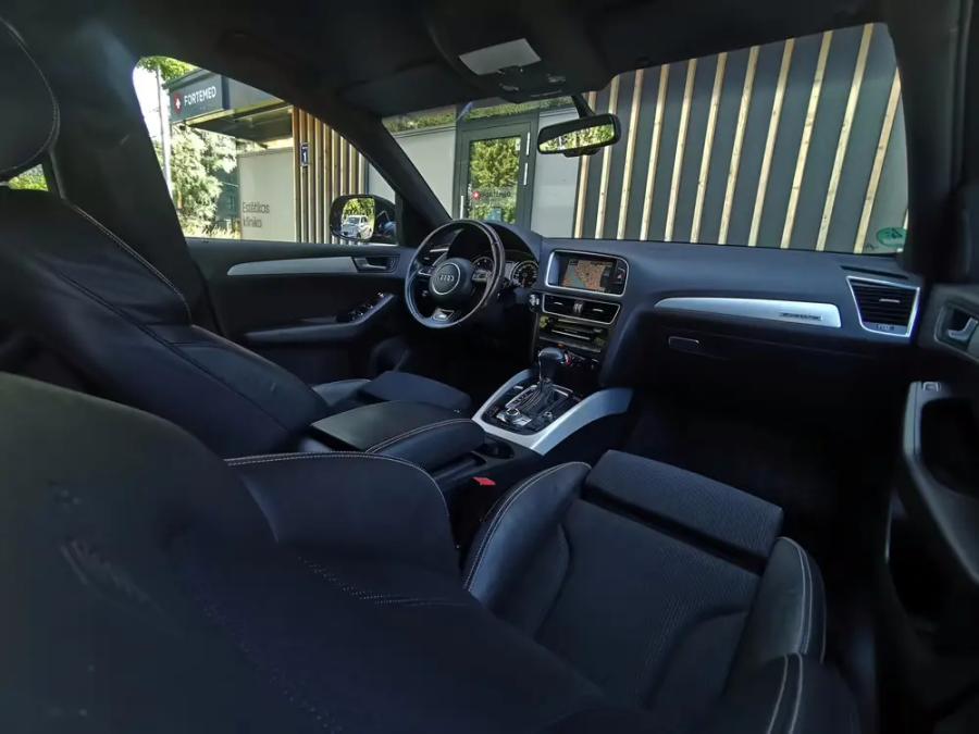 Black Audi Q5 2013 in Riga, with an engine capacity of 2.00 L and mileage of 171 thousand km for 14990 €, photo 11 on AUTOMOTO.COM.LV