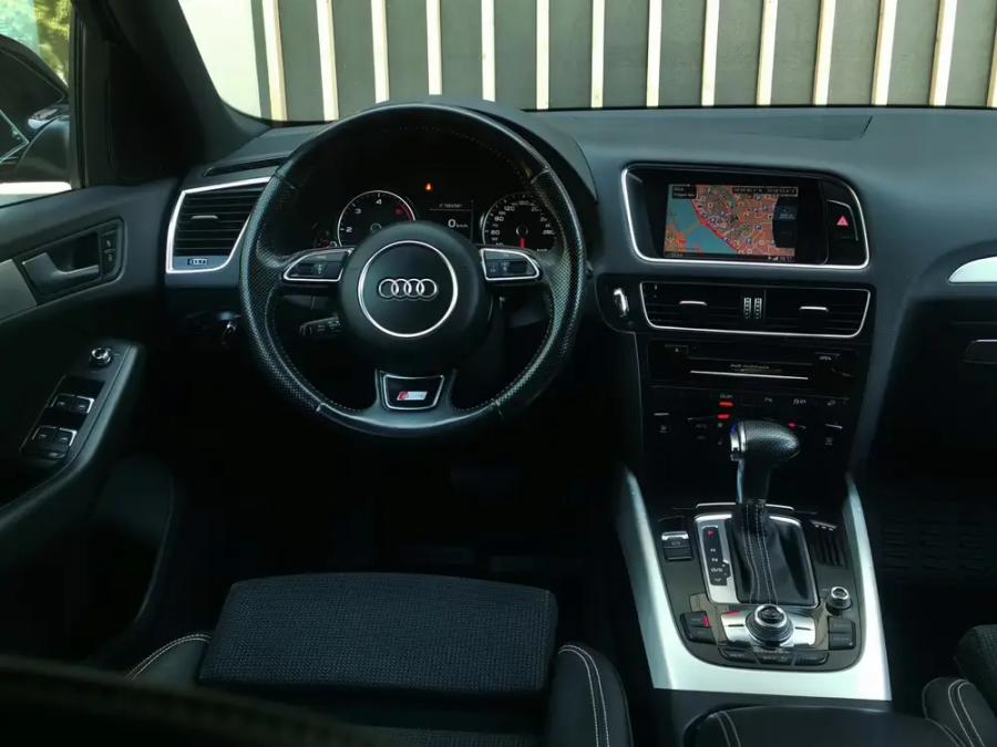 Black Audi Q5 2013 in Riga, with an engine capacity of 2.00 L and mileage of 171 thousand km for 14990 €, photo 15 on AUTOMOTO.COM.LV