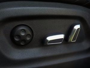 Black Audi Q5 2013 in Riga, with an engine capacity of 2.00 L and mileage of 171 thousand km for 14990 €, photo 21 on AUTOMOTO.COM.LV