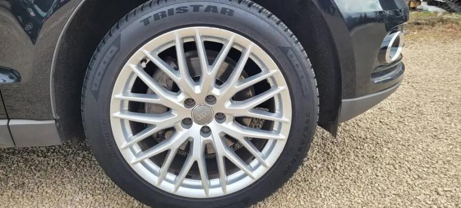 Black Audi Q5 2013 in Riga, with an engine capacity of 3.00 L and mileage of 280 thousand km for 12500 €, photo 10 on AUTOMOTO.COM.LV