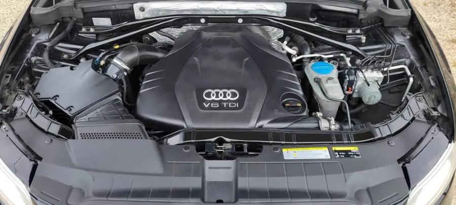 Black Audi Q5 2013 in Riga, with an engine capacity of 3.00 L and mileage of 280 thousand km for 12500 €, photo 12 on AUTOMOTO.COM.LV