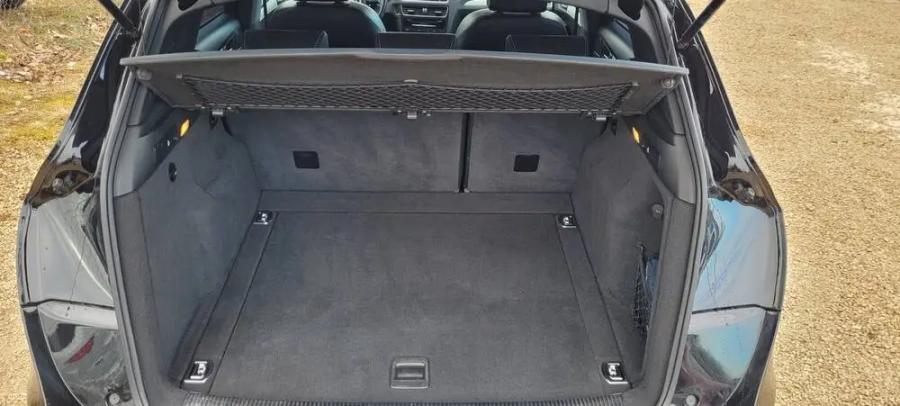 Black Audi Q5 2013 in Riga, with an engine capacity of 3.00 L and mileage of 280 thousand km for 12500 €, photo 26 on AUTOMOTO.COM.LV