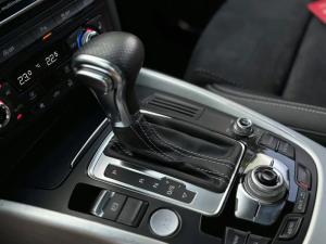 Melns Audi Q5 2013 Jūrmala, ar dzinēja tilpumu 3.00 L un nobraukumu 278 tūkst. km par 14900 €, foto 17 vietnē AUTOMOTO.COM.LV
