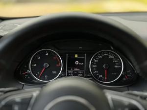 Melns Audi Q5 2013 Jūrmala, ar dzinēja tilpumu 3.00 L un nobraukumu 278 tūkst. km par 14900 €, foto 25 vietnē AUTOMOTO.COM.LV