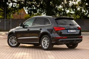 Melns Audi Q5 2013 Jelgava, ar dzinēja tilpumu 3.00 L un nobraukumu 284 tūkst. km par 15500 €, foto 5 vietnē AUTOMOTO.COM.LV