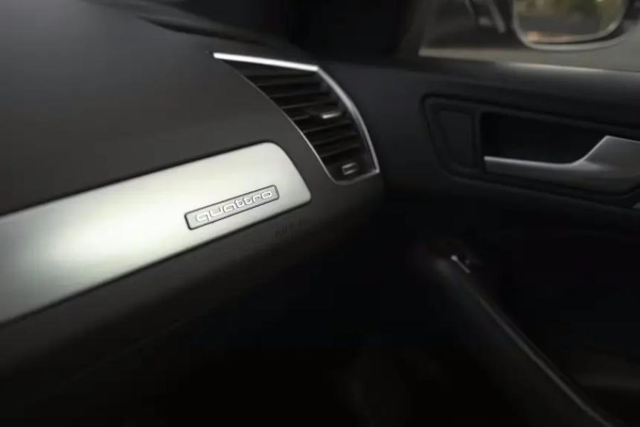 Melns Audi Q5 2013 Jelgava, ar dzinēja tilpumu 3.00 L un nobraukumu 284 tūkst. km par 15500 €, foto 11 vietnē AUTOMOTO.COM.LV