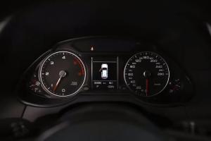 Melns Audi Q5 2013 Jelgava, ar dzinēja tilpumu 3.00 L un nobraukumu 284 tūkst. km par 15500 €, foto 15 vietnē AUTOMOTO.COM.LV