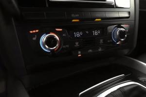 Melns Audi Q5 2013 Jelgava, ar dzinēja tilpumu 3.00 L un nobraukumu 284 tūkst. km par 15500 €, foto 17 vietnē AUTOMOTO.COM.LV