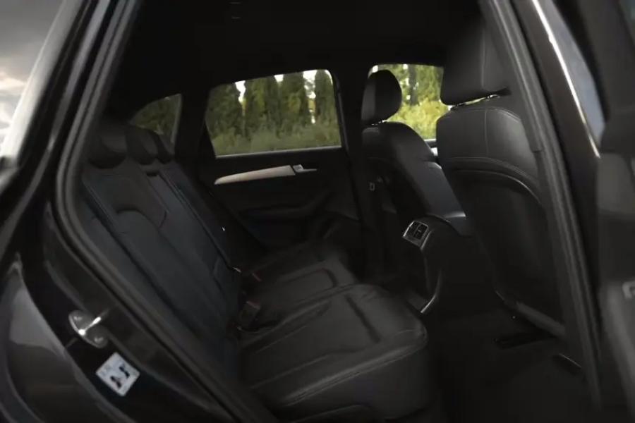 Melns Audi Q5 2013 Jelgava, ar dzinēja tilpumu 3.00 L un nobraukumu 284 tūkst. km par 15500 €, foto 20 vietnē AUTOMOTO.COM.LV