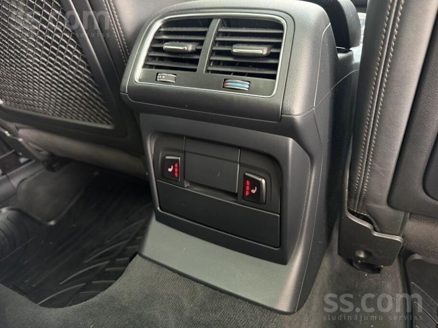 Black Audi Q5 2013 in Jelgava, with an engine capacity of 3.00 L and mileage of 279 thousand km for 14250 €, photo 19 on AUTOMOTO.COM.LV